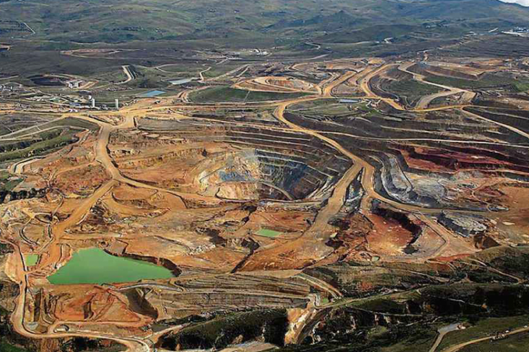 Buenaventura firma con la confianza que exige la Bolsa: la minera ...